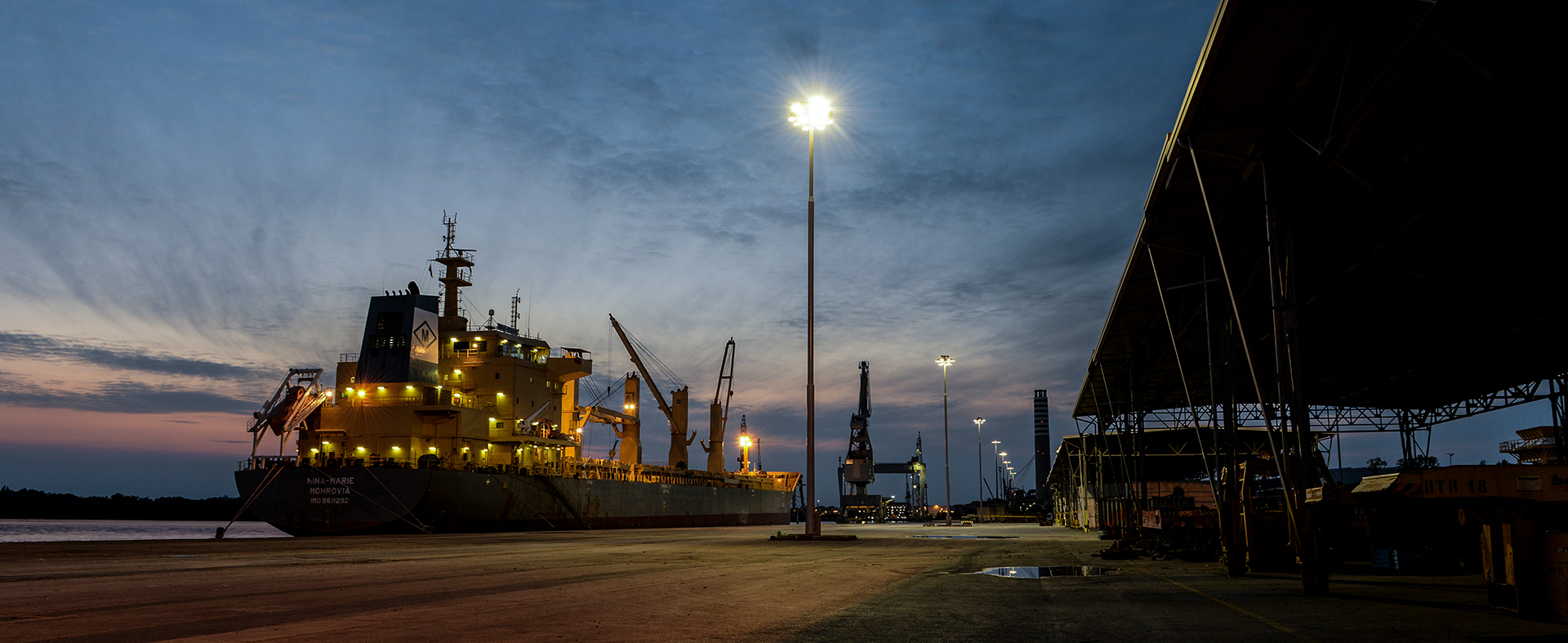 Large area lighting: harbor, train stations, airports and parking lot ...