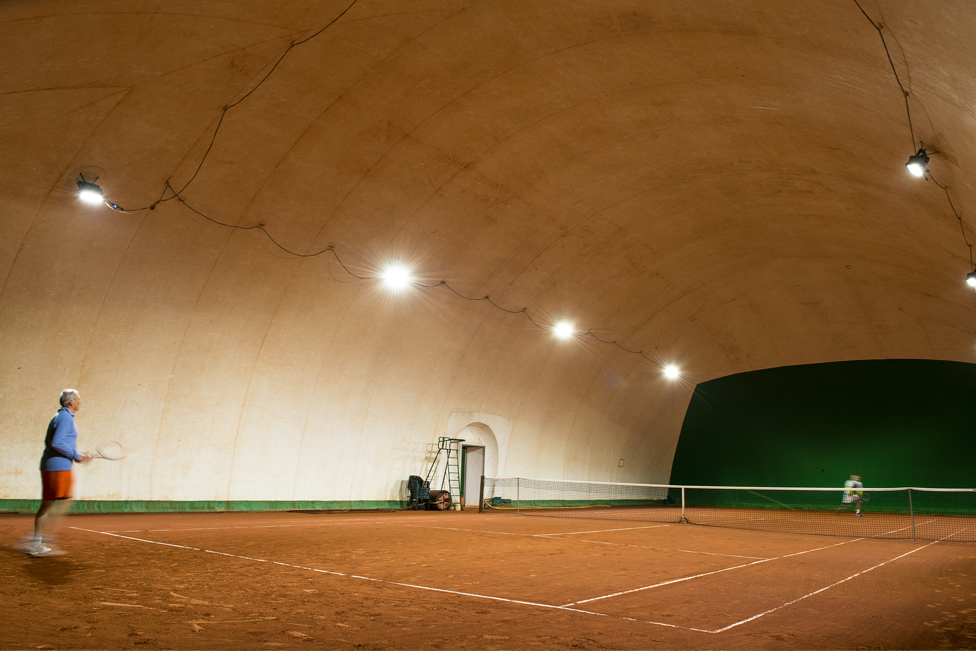 Outdoor and indoor tennis court and padel lighting | AEC Illuminazione